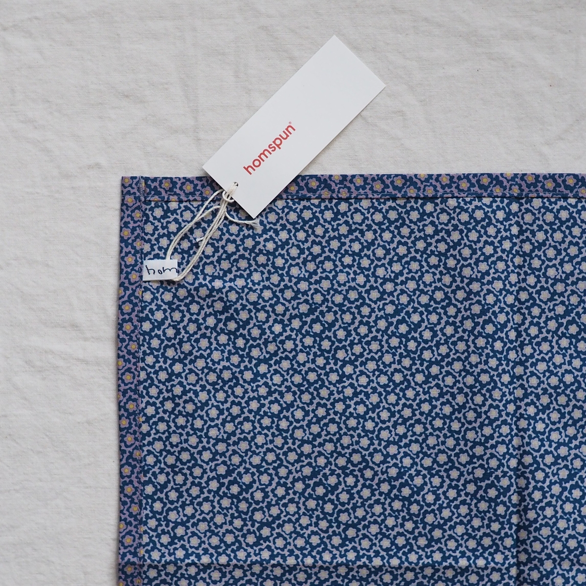 ホームスパン 小花プリント ハンカチ #8309 パープル | BRYWB ONLINE